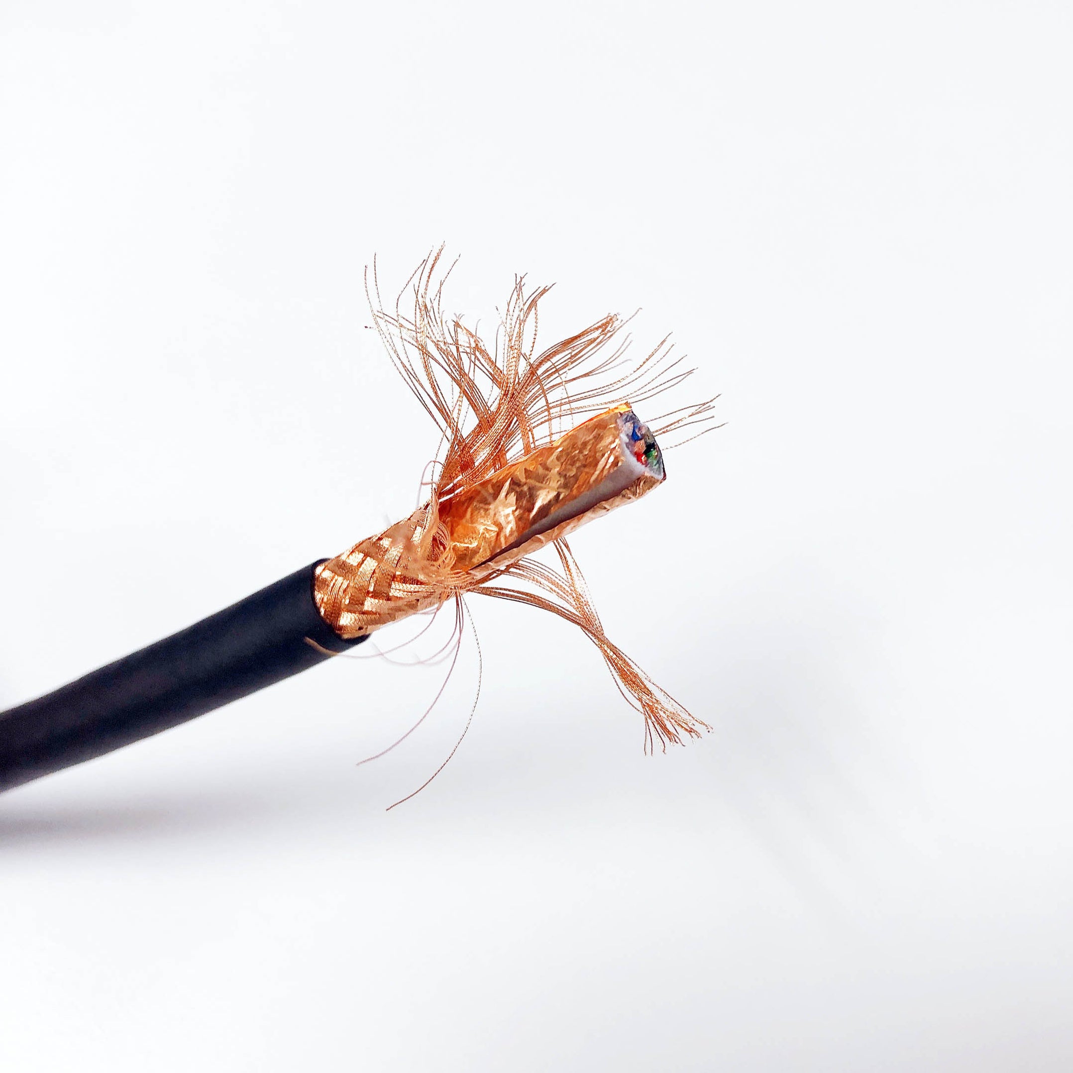 CAT6耐繞曲耐油雙隔離PoE網路線SFTP — 泉昱電業QUAN-YU